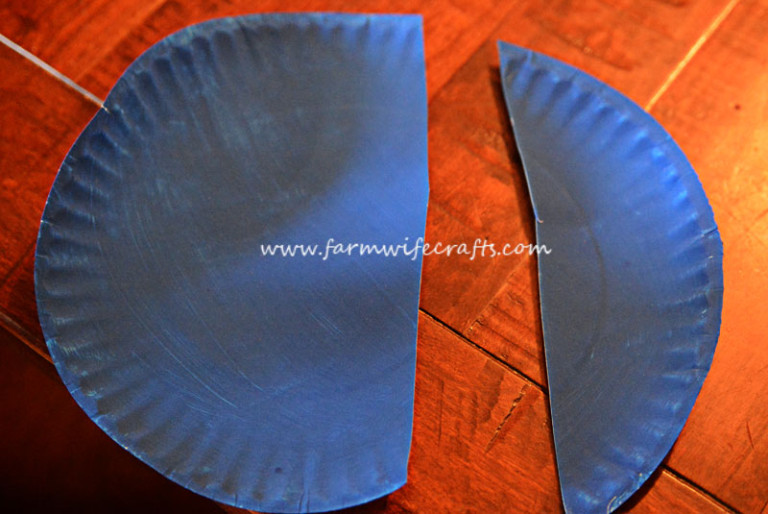 Blue Whale Paper Plate Craft - The Farmwife Crafts